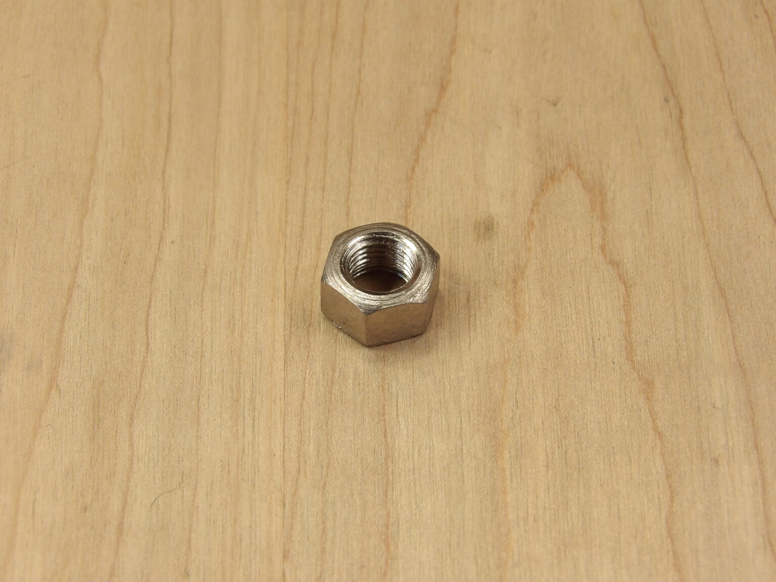 Cylinder head nut, OHV
